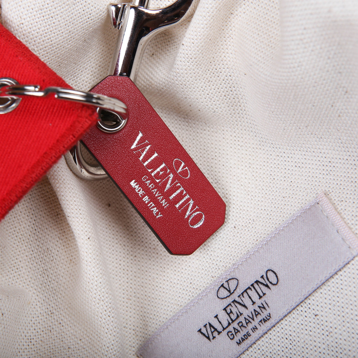 Valentino Punk Poem Keychain – akaibu.co